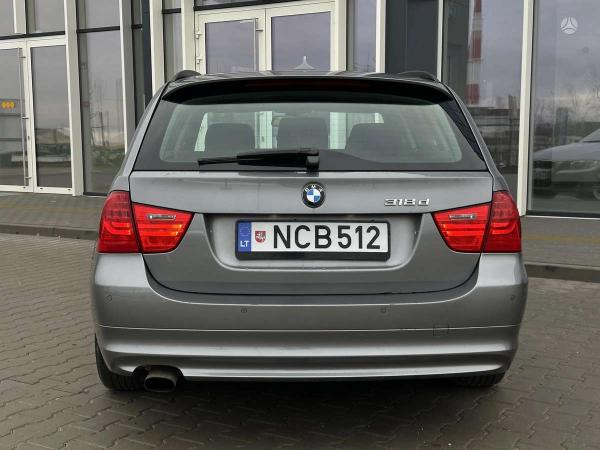 Grey BMW 320 2011 in Vilnius, with an engine capacity of 2.00 L and mileage of 298 thousand km for 3100 €, photo 5 on AUTOMOTO.COM.LV