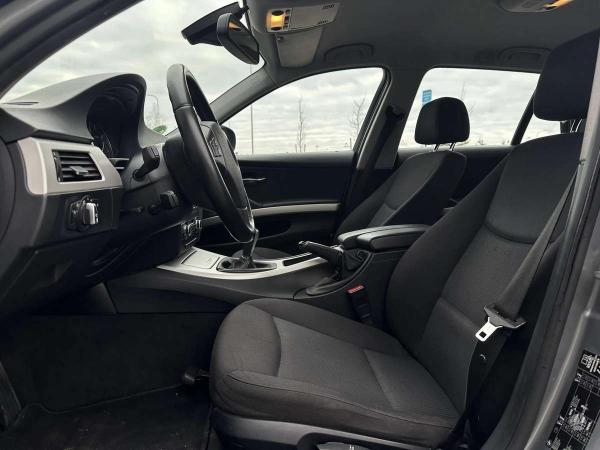 Grey BMW 320 2011 in Vilnius, with an engine capacity of 2.00 L and mileage of 298 thousand km for 3100 €, photo 8 on AUTOMOTO.COM.LV