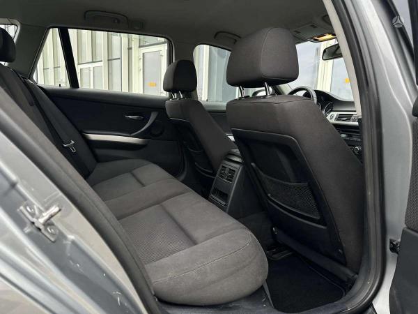 Grey BMW 320 2011 in Vilnius, with an engine capacity of 2.00 L and mileage of 298 thousand km for 3100 €, photo 10 on AUTOMOTO.COM.LV