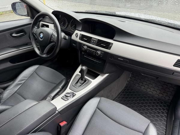 Grey BMW 320 2011 in Vilnius, with an engine capacity of 2.00 L and mileage of 365 thousand km for 3700 €, photo 10 on AUTOMOTO.COM.LV