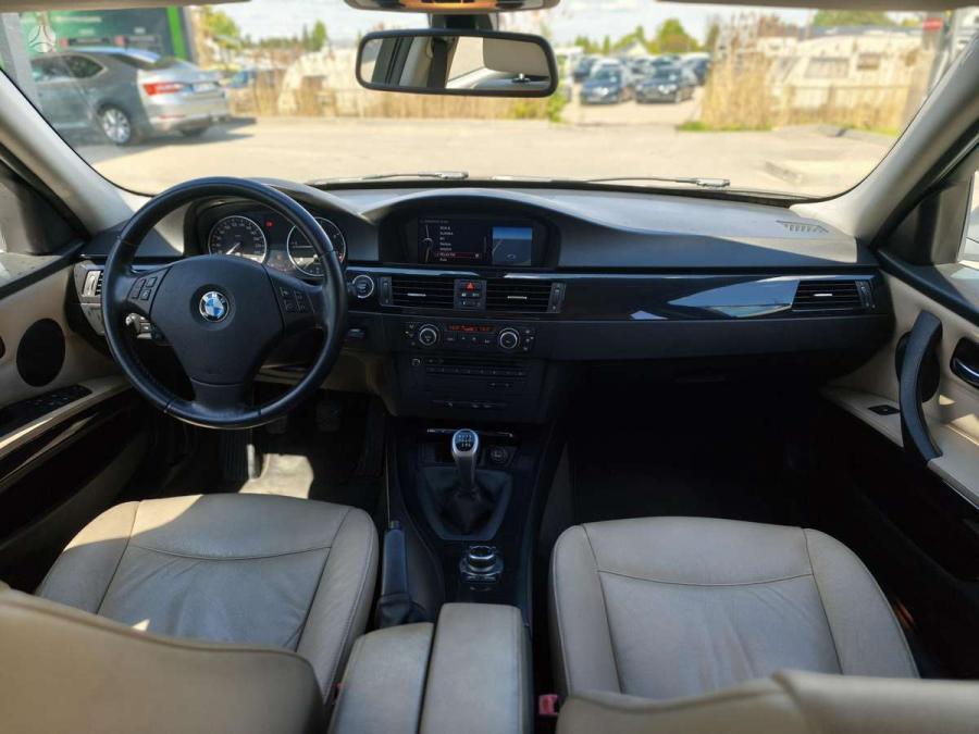 Grey BMW 320 2011 in Utena, with an engine capacity of 2.00 L and mileage of 241 thousand km for 3500 €, photo 5 on AUTOMOTO.COM.LV