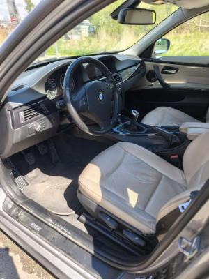 Grey BMW 320 2011 in Utena, with an engine capacity of 2.00 L and mileage of 241 thousand km for 3500 €, photo 6 on AUTOMOTO.COM.LV