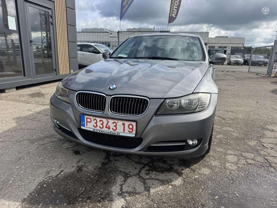 Grey BMW 320 2011 in Panevezys, with an engine capacity of 2.00 L and mileage of 295 thousand km for 3900 €, photo 1 on AUTOMOTO.COM.LV