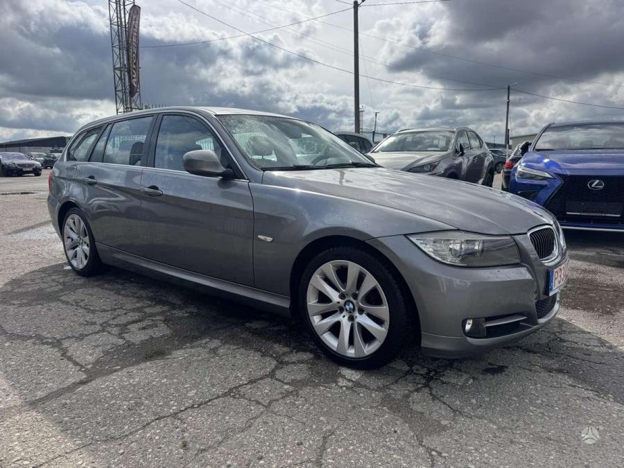 Grey BMW 320 2011 in Panevezys, with an engine capacity of 2.00 L and mileage of 295 thousand km for 3900 €, photo 5 on AUTOMOTO.COM.LV