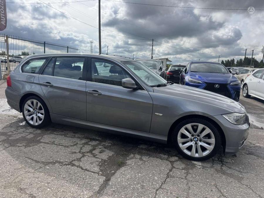 Grey BMW 320 2011 in Panevezys, with an engine capacity of 2.00 L and mileage of 295 thousand km for 3900 €, photo 6 on AUTOMOTO.COM.LV
