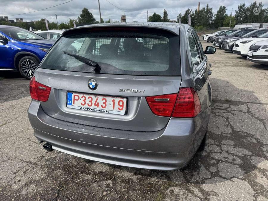 Grey BMW 320 2011 in Panevezys, with an engine capacity of 2.00 L and mileage of 295 thousand km for 3900 €, photo 8 on AUTOMOTO.COM.LV