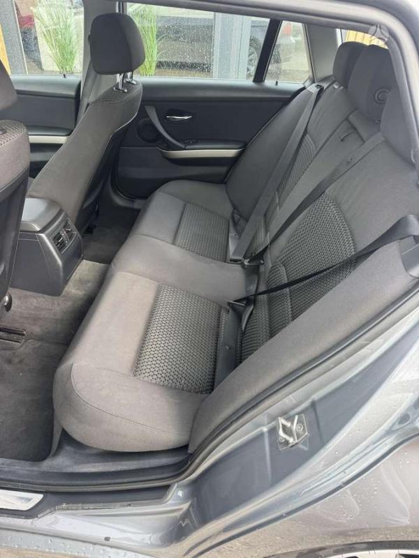 Grey BMW 320 2011 in Panevezys, with an engine capacity of 2.00 L and mileage of 295 thousand km for 3900 €, photo 10 on AUTOMOTO.COM.LV