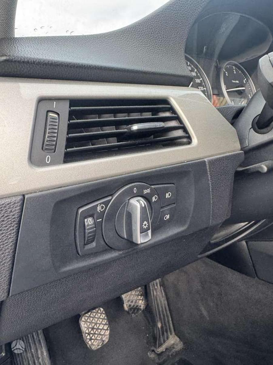 Grey BMW 320 2011 in Panevezys, with an engine capacity of 2.00 L and mileage of 295 thousand km for 3900 €, photo 16 on AUTOMOTO.COM.LV
