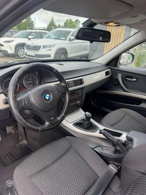 Grey BMW 320 2011 in Panevezys, with an engine capacity of 2.00 L and mileage of 295 thousand km for 3900 €, photo 17 on AUTOMOTO.COM.LV