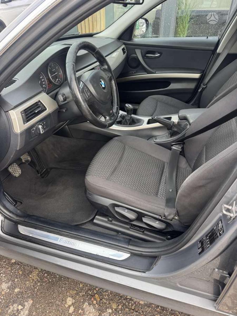Grey BMW 320 2011 in Panevezys, with an engine capacity of 2.00 L and mileage of 295 thousand km for 3900 €, photo 19 on AUTOMOTO.COM.LV