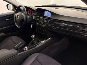 Grey BMW 320 2011 in Marijampole, with an engine capacity of 2.00 L and mileage of 253 thousand km for 4750 €, photo 15 on AUTOMOTO.COM.LV
