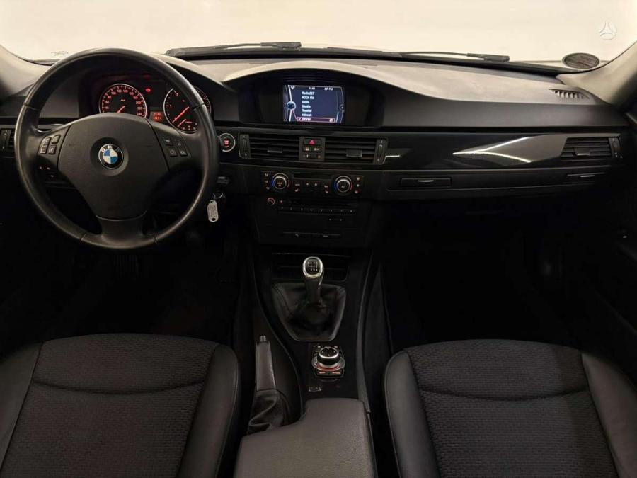 Grey BMW 320 2011 in Marijampole, with an engine capacity of 2.00 L and mileage of 253 thousand km for 4750 €, photo 18 on AUTOMOTO.COM.LV