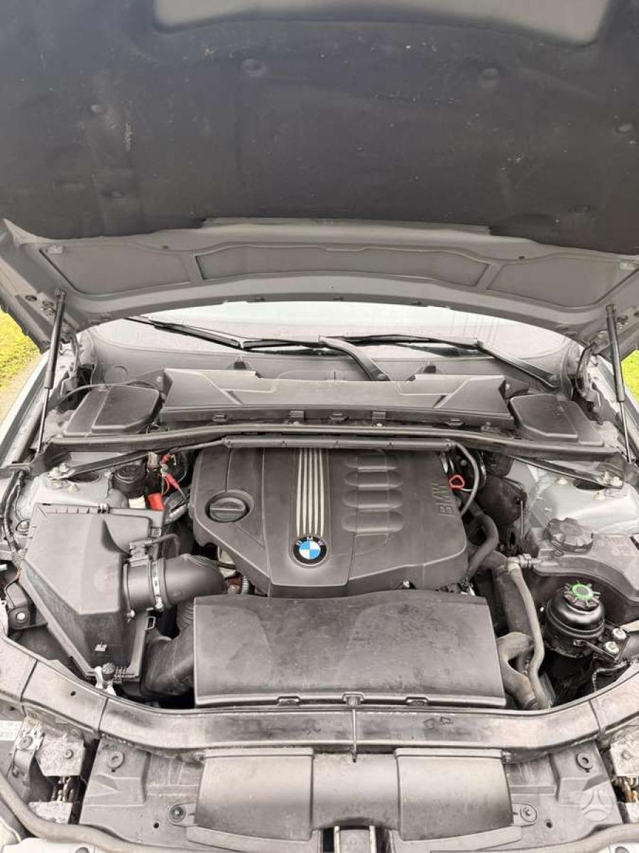 Grey BMW 320 2011 in Utena, with an engine capacity of 2.00 L and mileage of 255 thousand km for 5250 €, photo 23 on AUTOMOTO.COM.LV