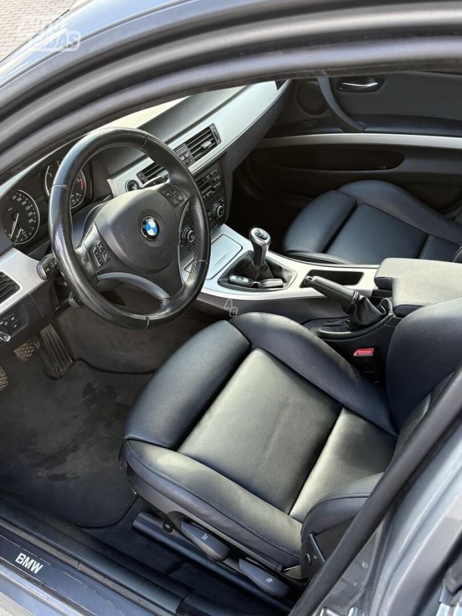 Pelēks BMW 320 2011 Pagėgiai, ar dzinēja tilpumu 2.00 L un nobraukumu 423 tūkst. km par 4000 €, foto 9 vietnē AUTOMOTO.COM.LV