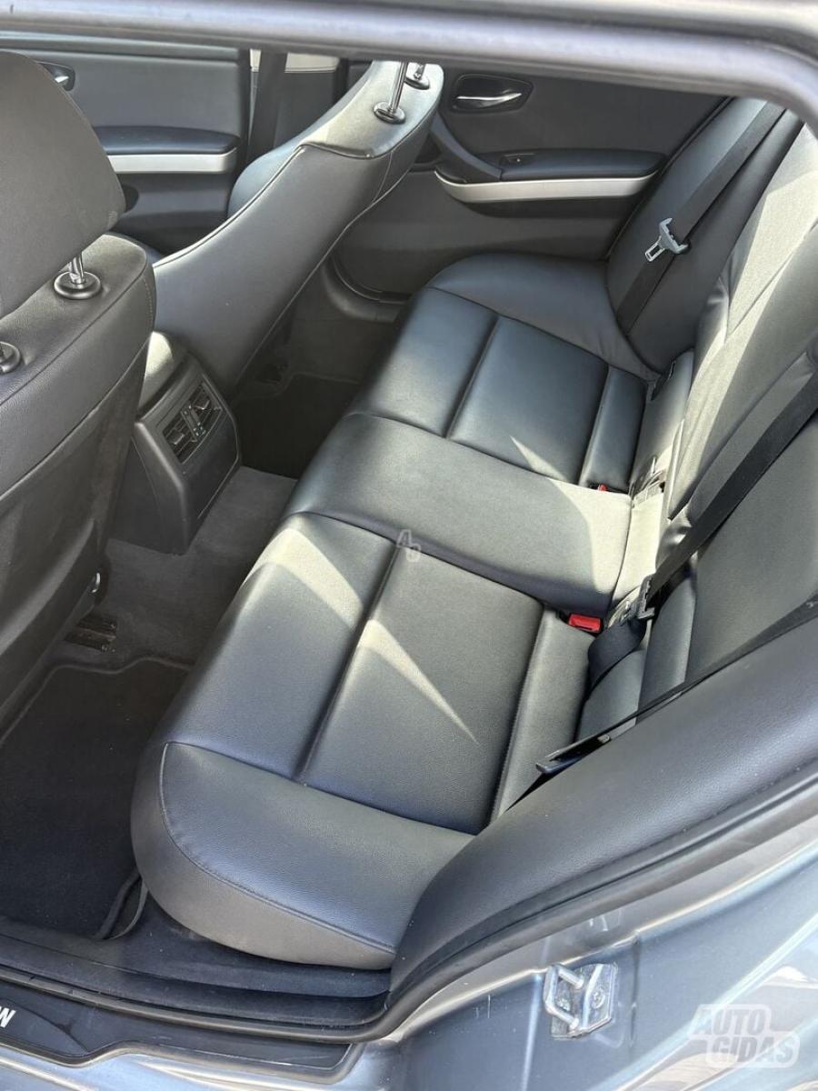 Pelēks BMW 320 2011 Pagėgiai, ar dzinēja tilpumu 2.00 L un nobraukumu 423 tūkst. km par 4000 €, foto 11 vietnē AUTOMOTO.COM.LV