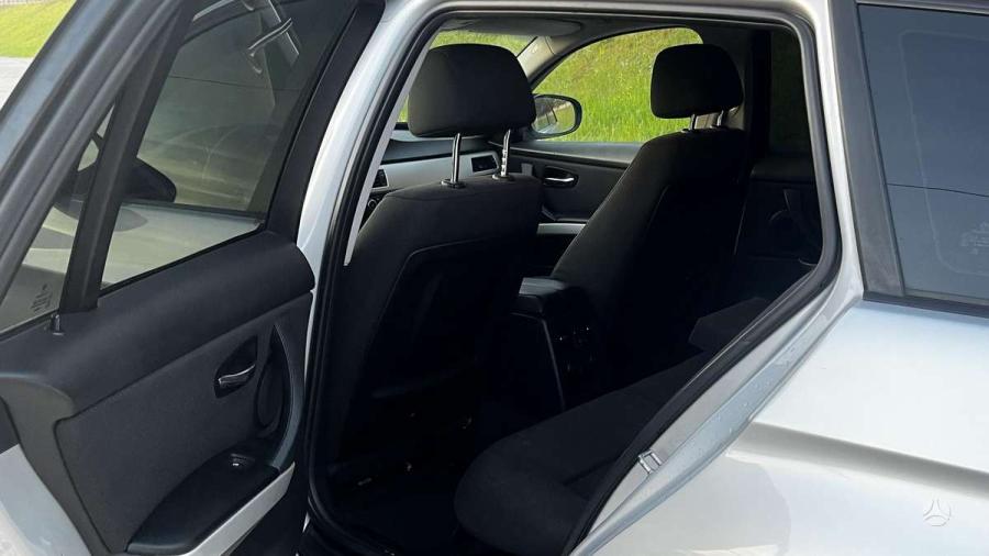 Pelēks BMW 320 2011 Viļņa, ar dzinēja tilpumu 2.00 L un nobraukumu 266 tūkst. km par 3200 €, foto 11 vietnē AUTOMOTO.COM.LV