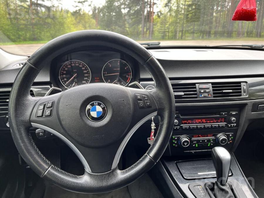 Pelēks BMW 320 2012 Rīga, ar dzinēja tilpumu 2.50 L un nobraukumu 243 tūkst. km par 550 €, foto 7 vietnē AUTOMOTO.COM.LV