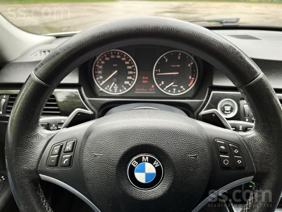 Pelēks BMW 320 2012 Rīga, ar dzinēja tilpumu 2.50 L un nobraukumu 243 tūkst. km par 550 €, foto 9 vietnē AUTOMOTO.COM.LV