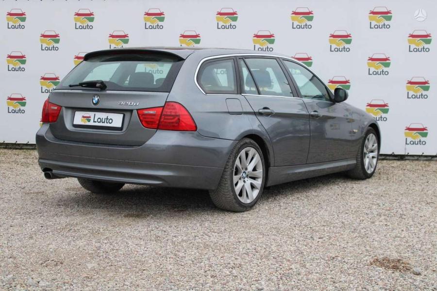 Pelēks BMW 320 2012 Viļņa, ar dzinēja tilpumu 2.00 L un nobraukumu 291 tūkst. km par 5390 €, foto 3 vietnē AUTOMOTO.COM.LV