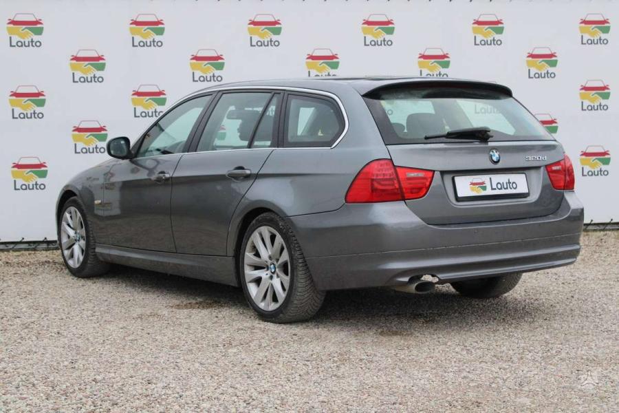 Pelēks BMW 320 2012 Viļņa, ar dzinēja tilpumu 2.00 L un nobraukumu 291 tūkst. km par 5390 €, foto 4 vietnē AUTOMOTO.COM.LV