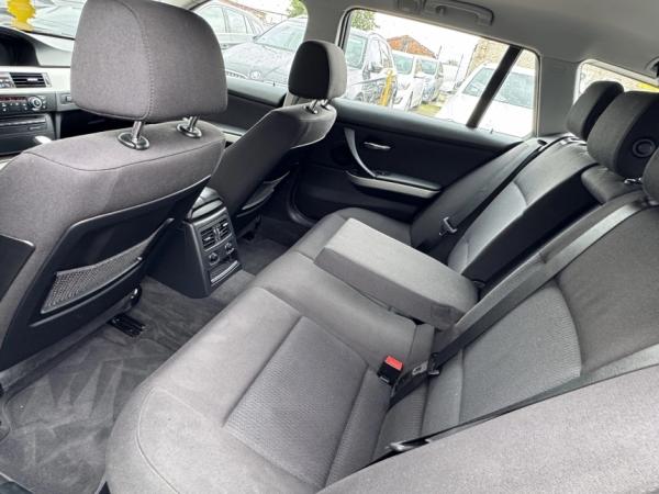 Grey BMW 320 2012 in Riga, with an engine capacity of 2.00 L and mileage of 283 thousand km for 5650 €, photo 2 on AUTOMOTO.COM.LV
