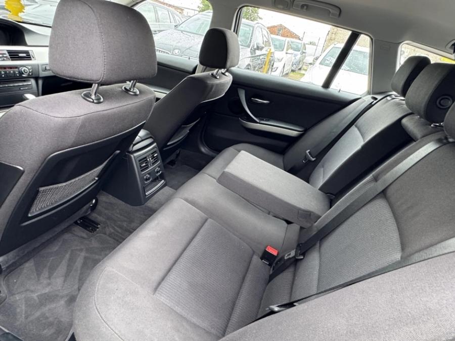 Pelēks BMW 320 2012 Rīga, ar dzinēja tilpumu 2.00 L un nobraukumu 283 tūkst. km par 5650 €, foto 3 vietnē AUTOMOTO.COM.LV