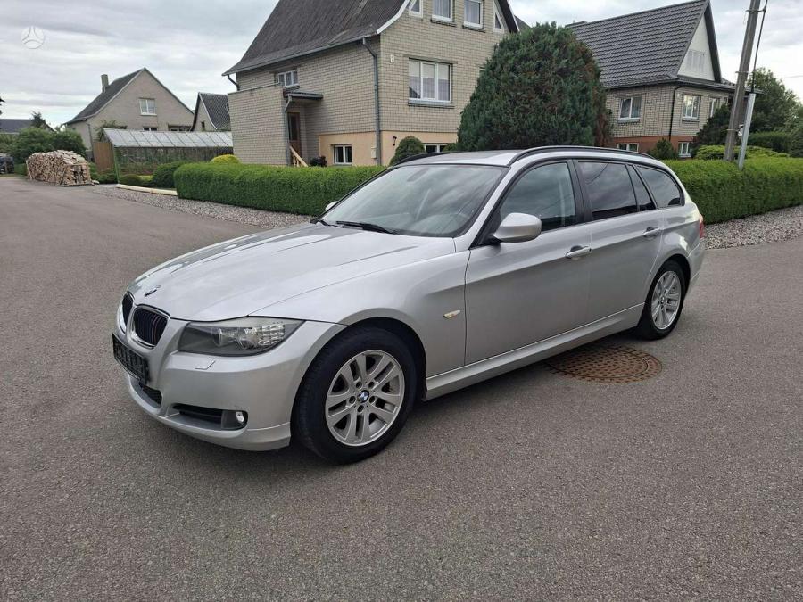 Grey BMW 320 2012 in Raseiniai, with an engine capacity of 2.00 L and mileage of 249 thousand km for 4600 €, photo 1 on AUTOMOTO.COM.LV