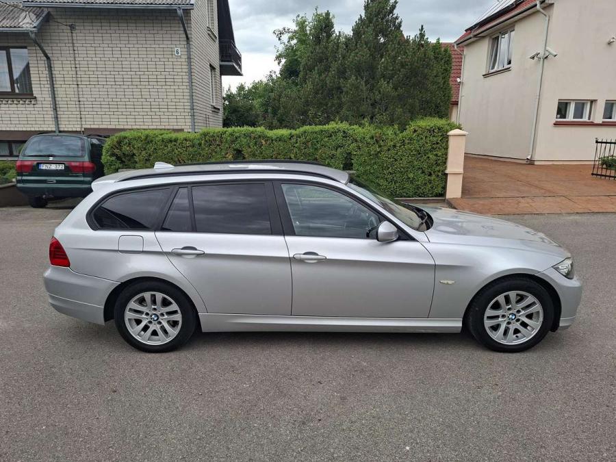 Grey BMW 320 2012 in Raseiniai, with an engine capacity of 2.00 L and mileage of 249 thousand km for 4600 €, photo 5 on AUTOMOTO.COM.LV