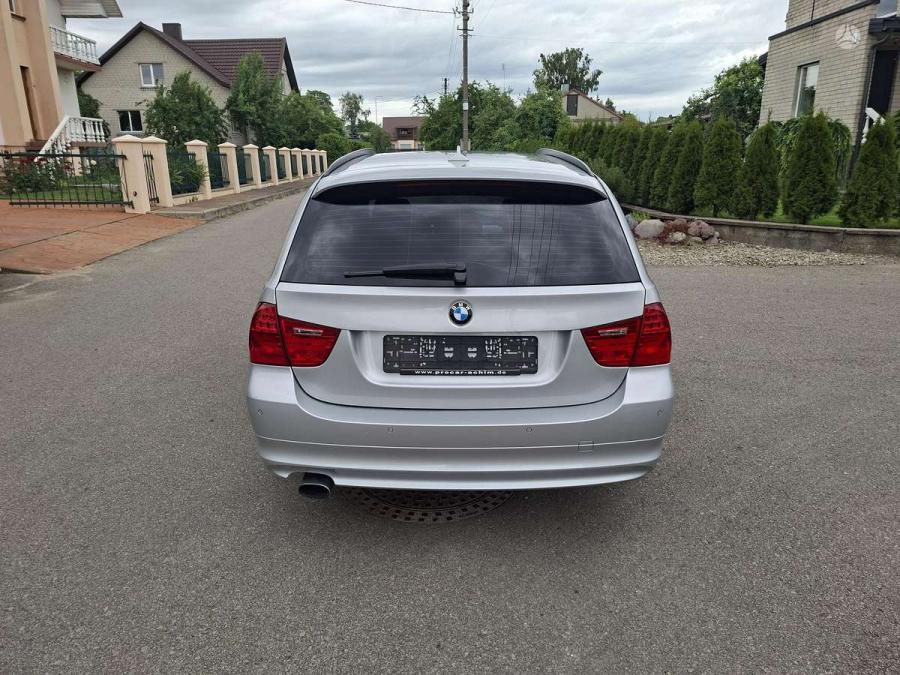 Grey BMW 320 2012 in Raseiniai, with an engine capacity of 2.00 L and mileage of 249 thousand km for 4600 €, photo 7 on AUTOMOTO.COM.LV