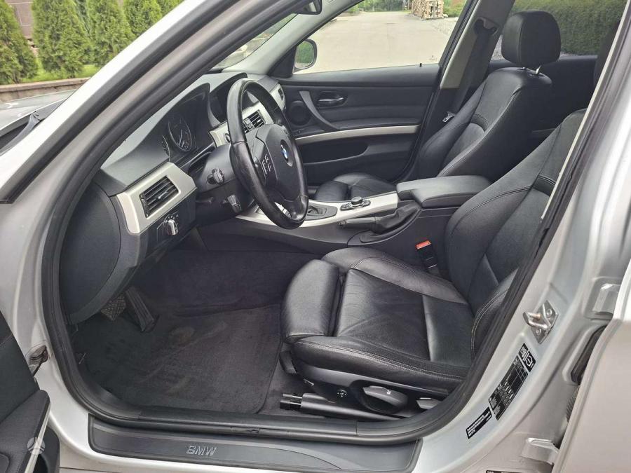 Grey BMW 320 2012 in Raseiniai, with an engine capacity of 2.00 L and mileage of 249 thousand km for 4600 €, photo 13 on AUTOMOTO.COM.LV