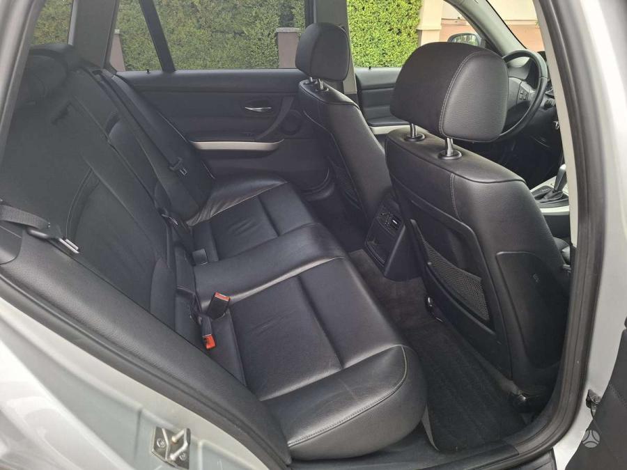 Grey BMW 320 2012 in Raseiniai, with an engine capacity of 2.00 L and mileage of 249 thousand km for 4600 €, photo 17 on AUTOMOTO.COM.LV