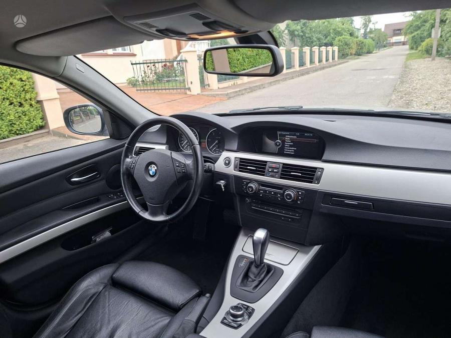 Grey BMW 320 2012 in Raseiniai, with an engine capacity of 2.00 L and mileage of 249 thousand km for 4600 €, photo 18 on AUTOMOTO.COM.LV