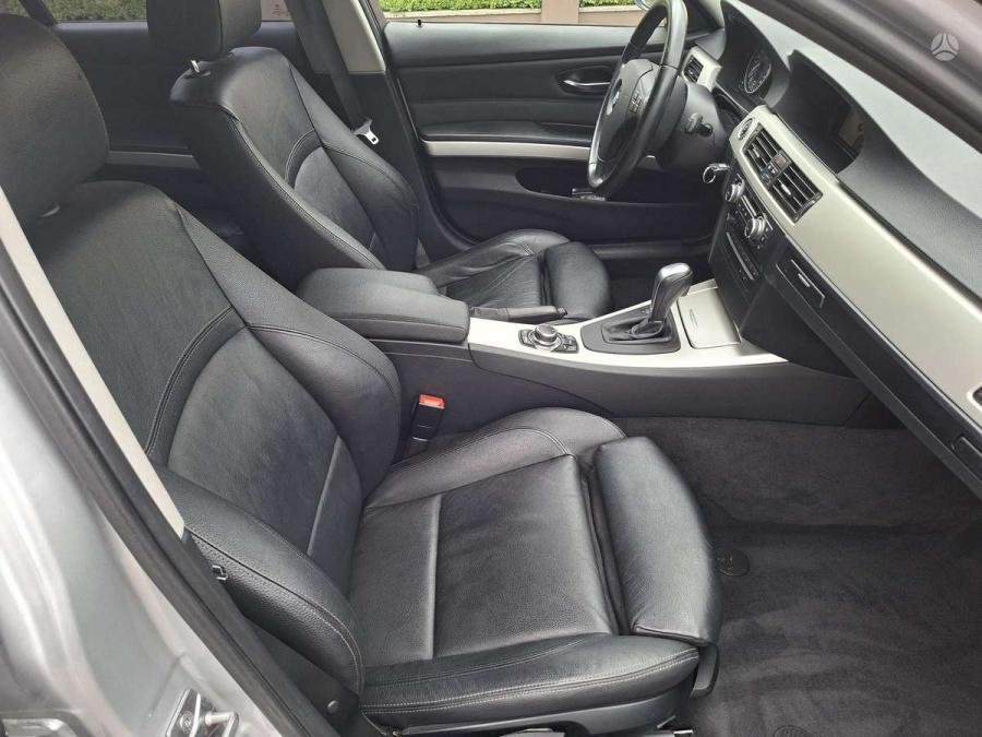 Grey BMW 320 2012 in Raseiniai, with an engine capacity of 2.00 L and mileage of 249 thousand km for 4600 €, photo 19 on AUTOMOTO.COM.LV