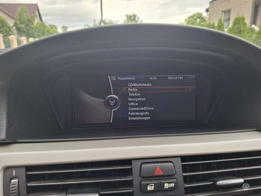 Grey BMW 320 2012 in Raseiniai, with an engine capacity of 2.00 L and mileage of 249 thousand km for 4600 €, photo 21 on AUTOMOTO.COM.LV