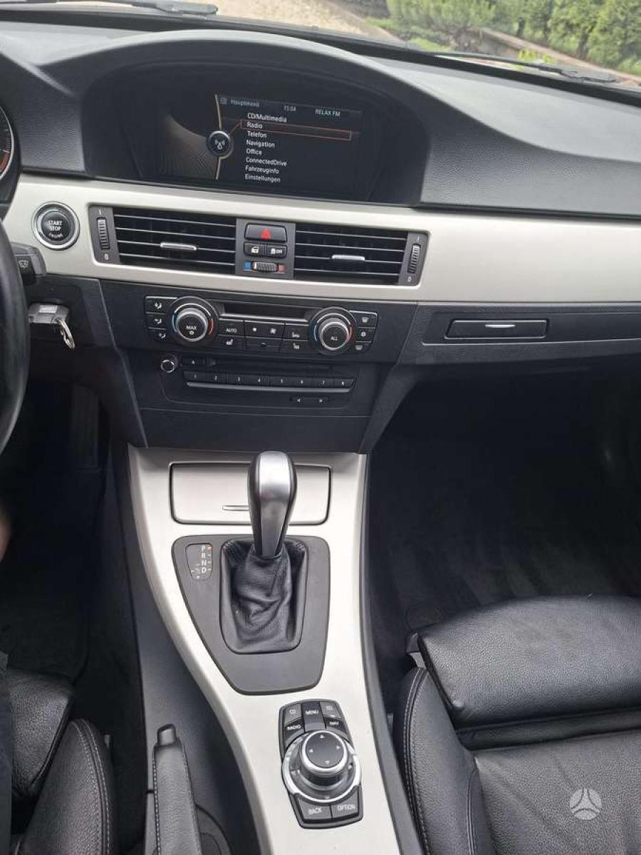Grey BMW 320 2012 in Raseiniai, with an engine capacity of 2.00 L and mileage of 249 thousand km for 4600 €, photo 22 on AUTOMOTO.COM.LV