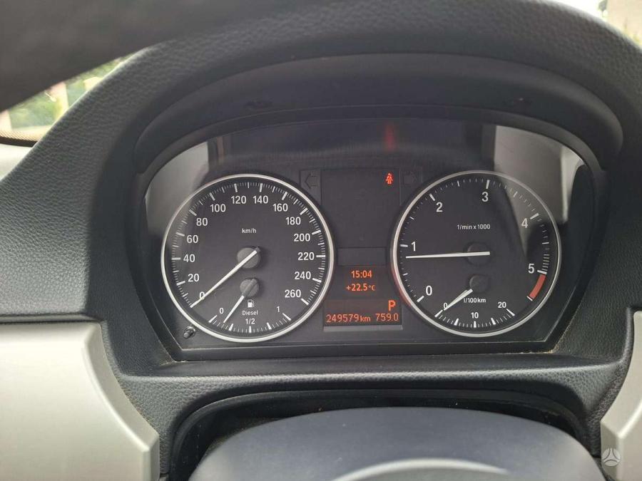 Grey BMW 320 2012 in Raseiniai, with an engine capacity of 2.00 L and mileage of 249 thousand km for 4600 €, photo 23 on AUTOMOTO.COM.LV
