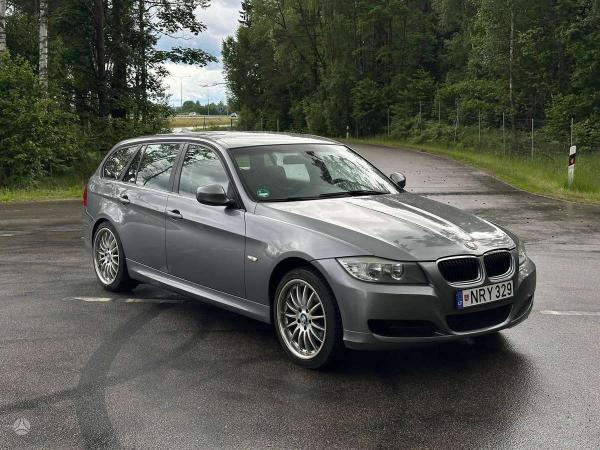 Pelēks BMW 320 2012 Viļņa, ar dzinēja tilpumu 2.00 L un nobraukumu 284 tūkst. km par 4200 €, foto 2 vietnē AUTOMOTO.COM.LV