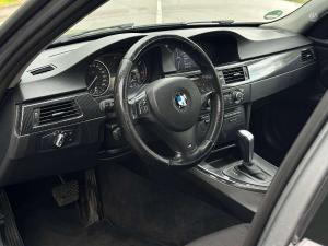 Grey BMW 320 2012 in Vilnius, with an engine capacity of 2.00 L and mileage of 284 thousand km for 4200 €, photo 8 on AUTOMOTO.COM.LV