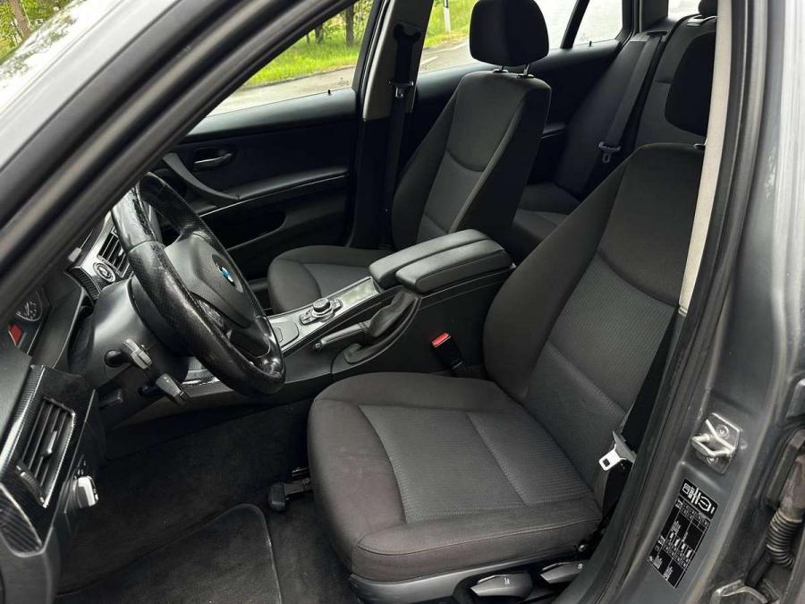 Grey BMW 320 2012 in Vilnius, with an engine capacity of 2.00 L and mileage of 284 thousand km for 4200 €, photo 13 on AUTOMOTO.COM.LV