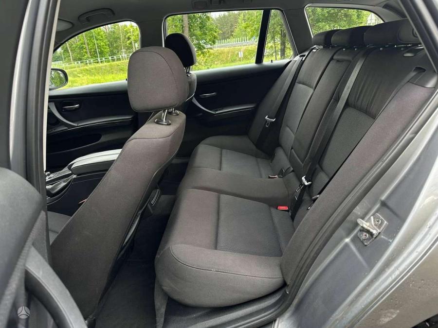 Grey BMW 320 2012 in Vilnius, with an engine capacity of 2.00 L and mileage of 284 thousand km for 4200 €, photo 14 on AUTOMOTO.COM.LV