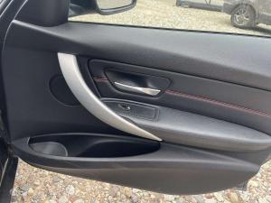 Grey BMW 320 2012 in Kaunas, with an engine capacity of 1.98 L and mileage of 260 thousand km for 6350 €, photo 16 on AUTOMOTO.COM.LV