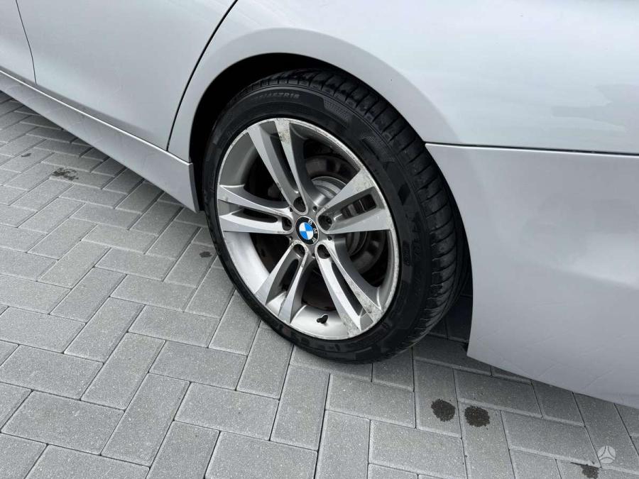 Grey BMW 320 2012 in Telschi, with an engine capacity of 2.00 L and mileage of 235 thousand km for 8700 €, photo 12 on AUTOMOTO.COM.LV
