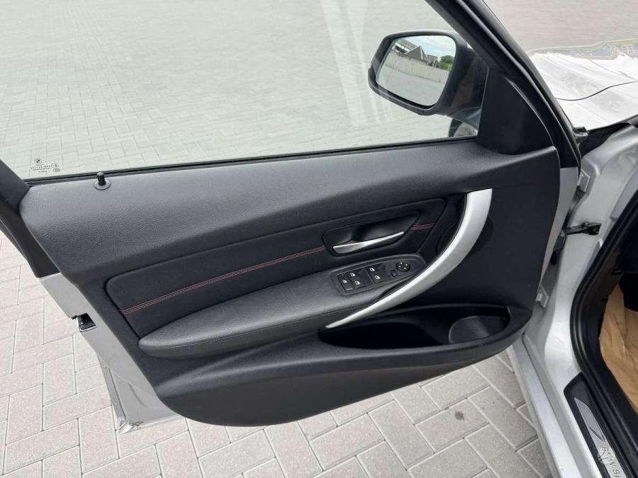 Grey BMW 320 2012 in Telschi, with an engine capacity of 2.00 L and mileage of 235 thousand km for 8700 €, photo 21 on AUTOMOTO.COM.LV