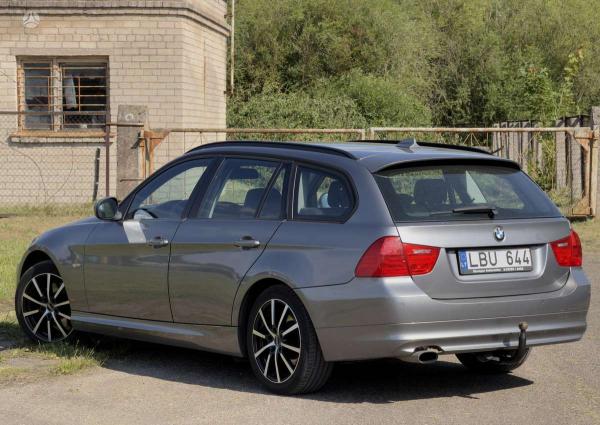 Pelēks BMW 320 2012 Kėdainiai, ar dzinēja tilpumu 2.00 L un nobraukumu 282 tūkst. km par 5100 €, foto 3 vietnē AUTOMOTO.COM.LV