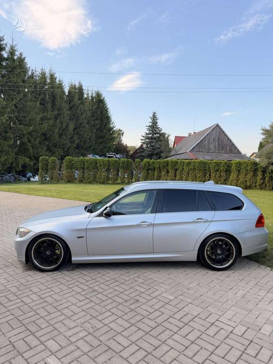 Grey BMW 320 2012 in Rokiskis, with an engine capacity of 2.00 L and mileage of 319 thousand km for 4300 €, photo 3 on AUTOMOTO.COM.LV
