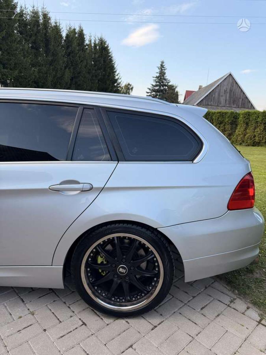 Grey BMW 320 2012 in Rokiskis, with an engine capacity of 2.00 L and mileage of 319 thousand km for 4300 €, photo 6 on AUTOMOTO.COM.LV