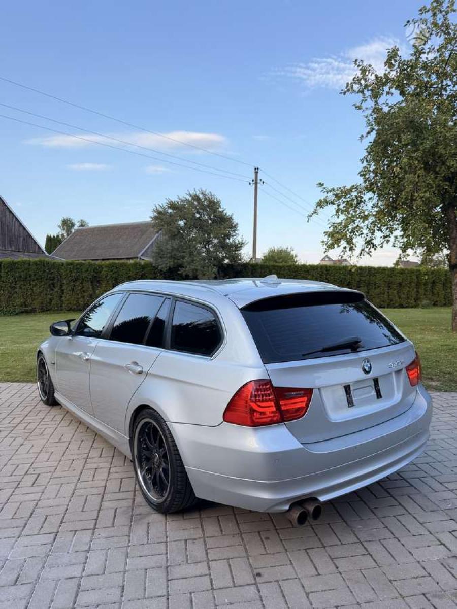 Grey BMW 320 2012 in Rokiskis, with an engine capacity of 2.00 L and mileage of 319 thousand km for 4300 €, photo 13 on AUTOMOTO.COM.LV