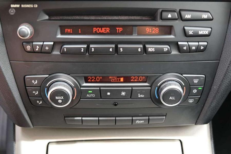 Grey BMW 320 2012 in Kaunas, with an engine capacity of 2.00 L and mileage of 291 thousand km for 5590 €, photo 9 on AUTOMOTO.COM.LV