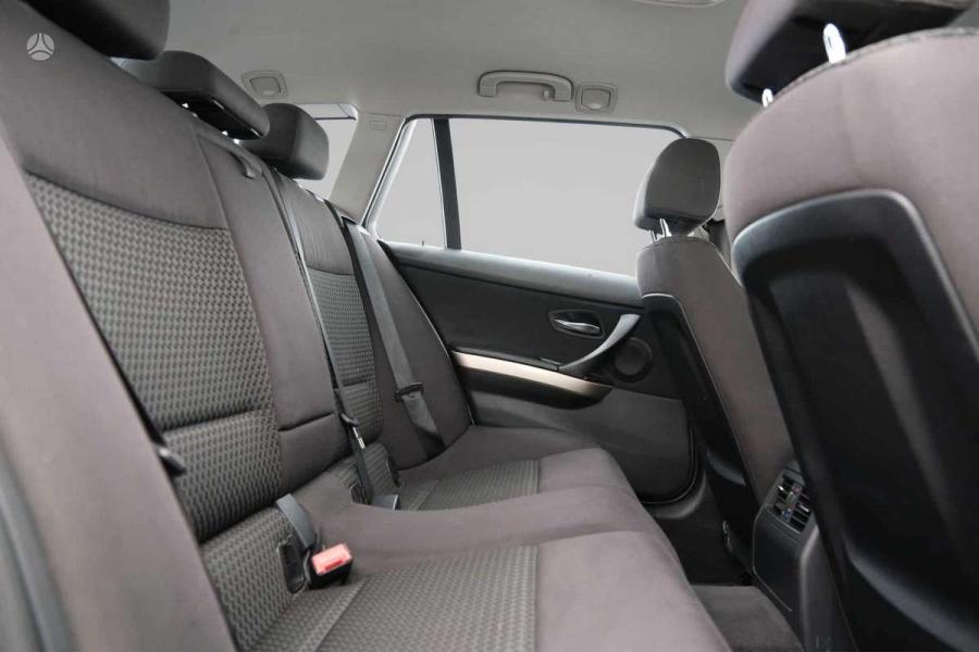 Grey BMW 320 2012 in Kaunas, with an engine capacity of 2.00 L and mileage of 291 thousand km for 5590 €, photo 11 on AUTOMOTO.COM.LV