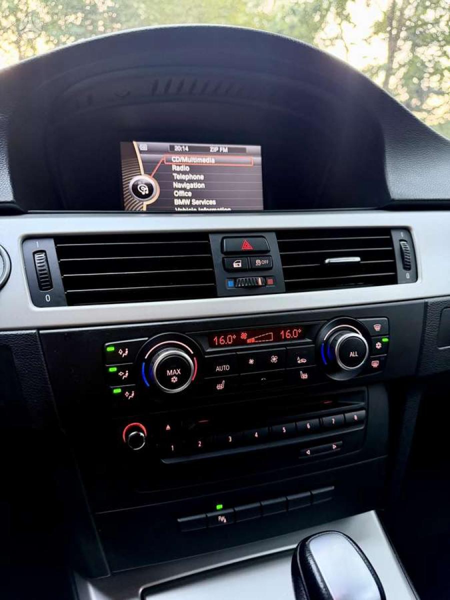 Grey BMW 320 2012 in Kaunas, with an engine capacity of 0.00 L and mileage of 318 thousand km for 3950 €, photo 13 on AUTOMOTO.COM.LV
